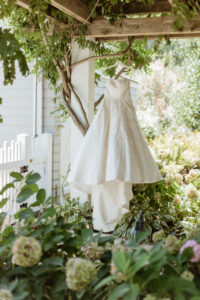 Youthful + Classic Bedell Winery Wedding - eagerheartsphotography.com